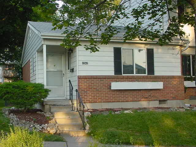 Colonial Square housing web site – If you like city convenience and ...