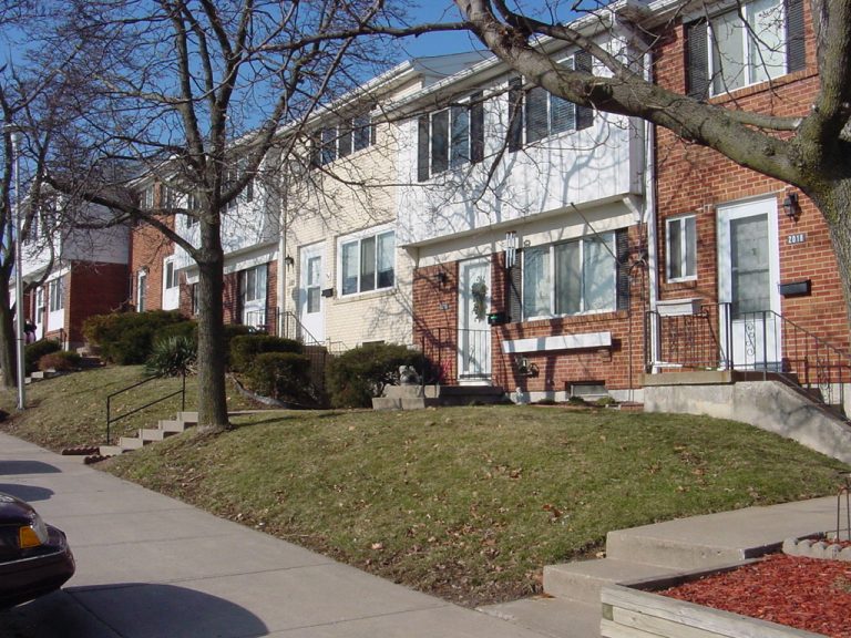 Colonial Square housing web site – If you like city convenience and ...