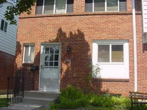 Colonial Square housing web site – If you like city convenience and ...